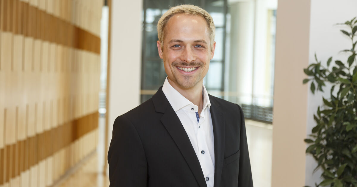 Moderator Jan König ★ 5 Sterne Redner